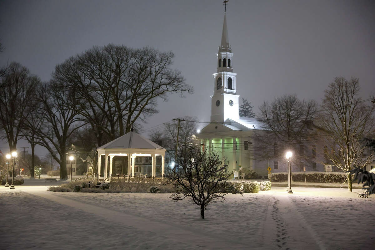 Connecticut digs out after first big snowfall of season
