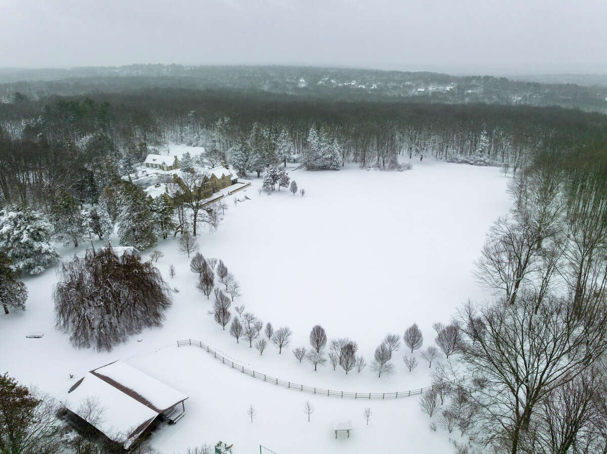 Connecticut digs out after first big snowfall of season