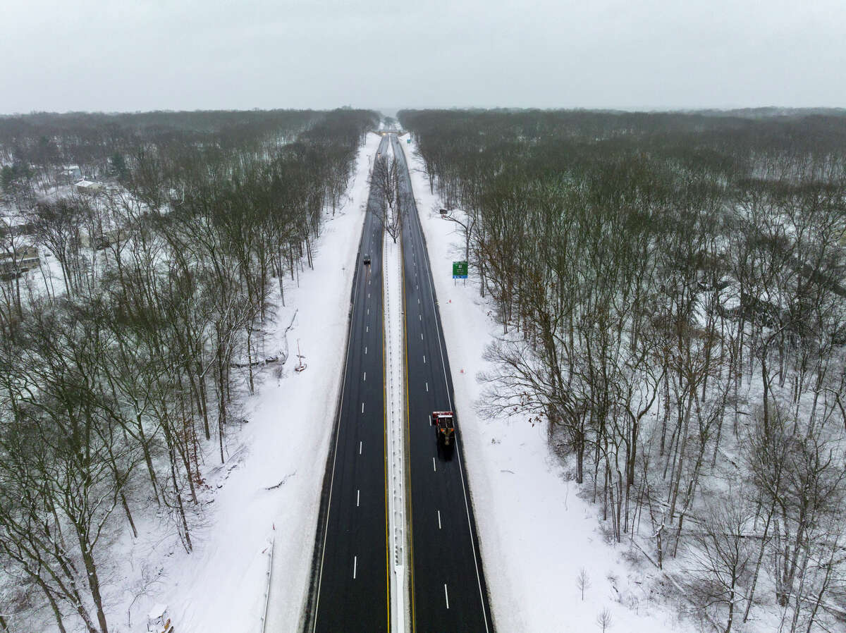 Connecticut digs out after first big snowfall of season