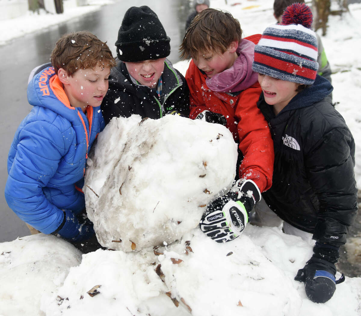 Connecticut digs out after first big snowfall of season