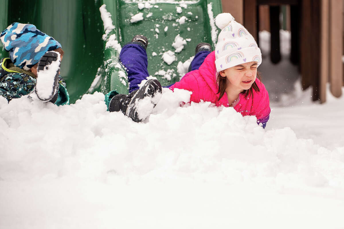 Midland road crews continue to clear snow, plan for Friday's storm