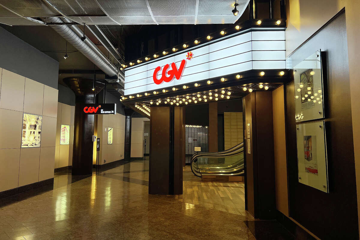 One of the largest movie theaters in SF to close permanently