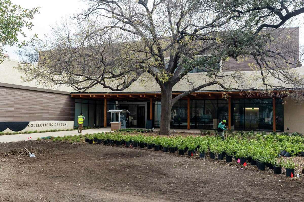 New Alamo building has expanded collection, donations by Phil Collins