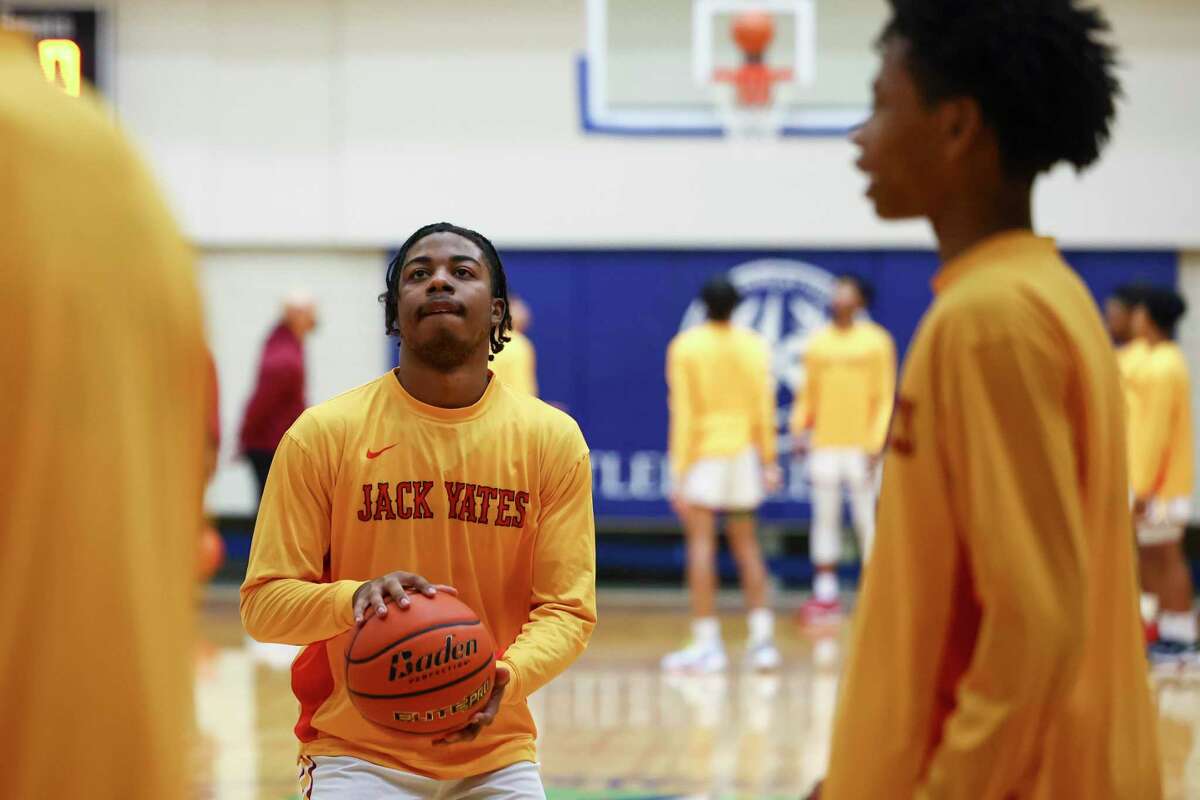 Houston boys basketball: Washington tops Yates, returns to regional