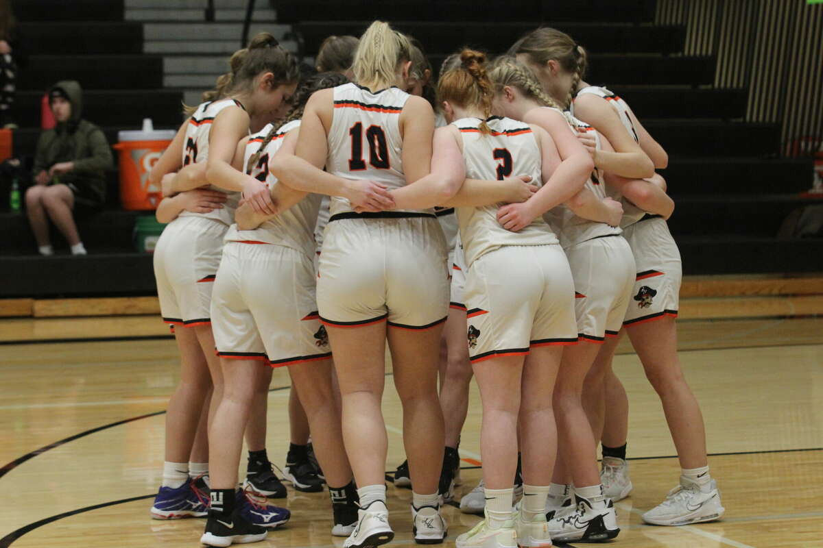 The Pirates and Rockets advanced in Tuesday's district games