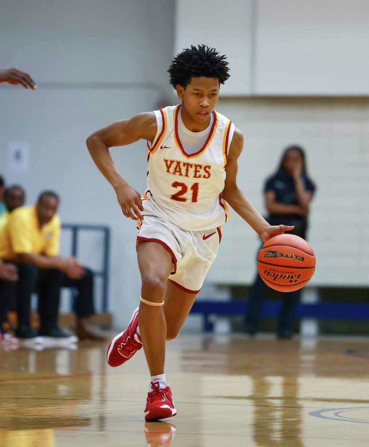 Houston boys basketball: Washington tops Yates, returns to regional