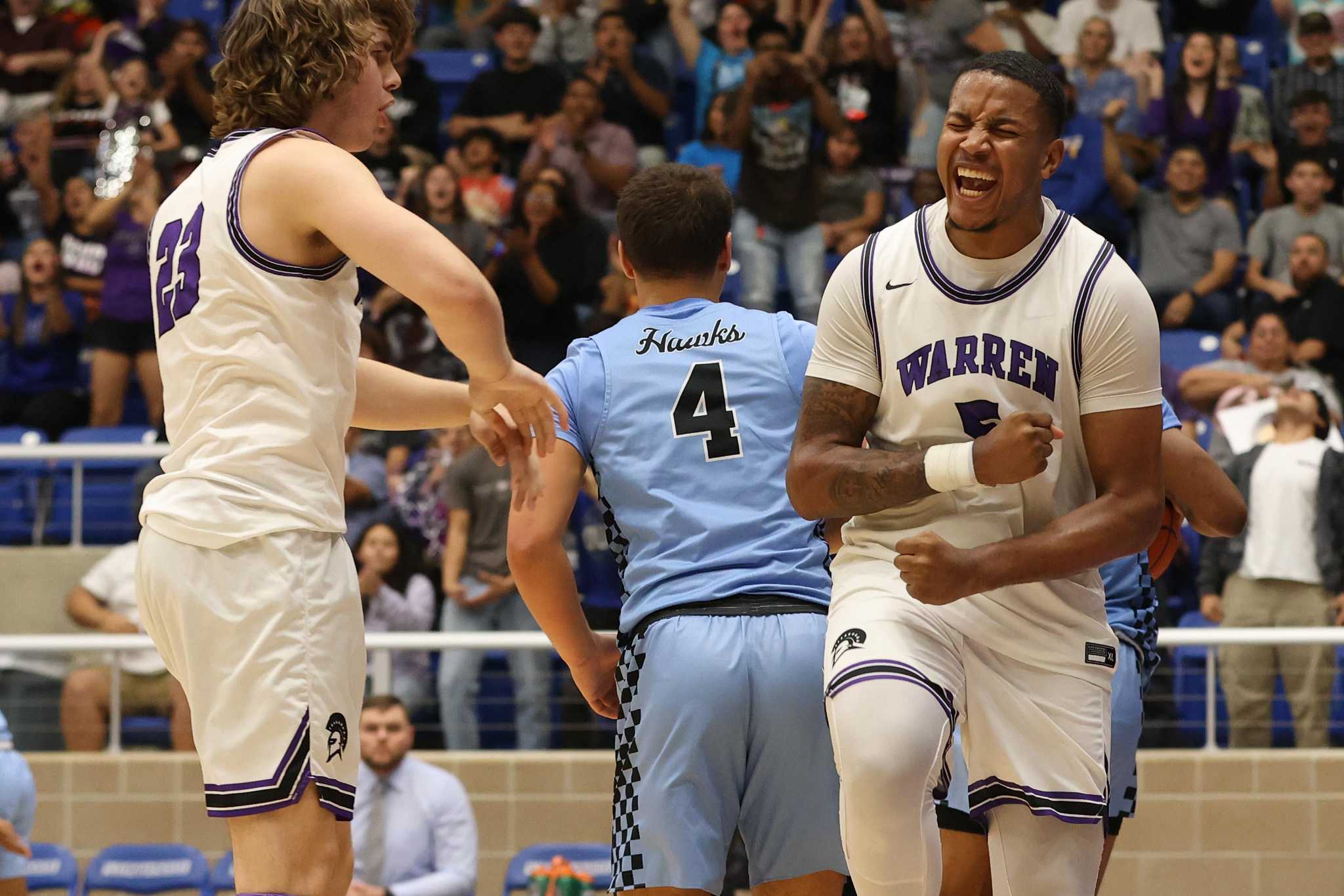 Boys basketball: Brennan, Warren advance to regional tournament