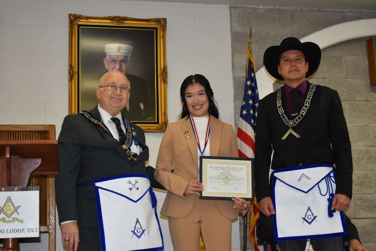 High school students receive Lamar Award from Laredo Masonic Lodge