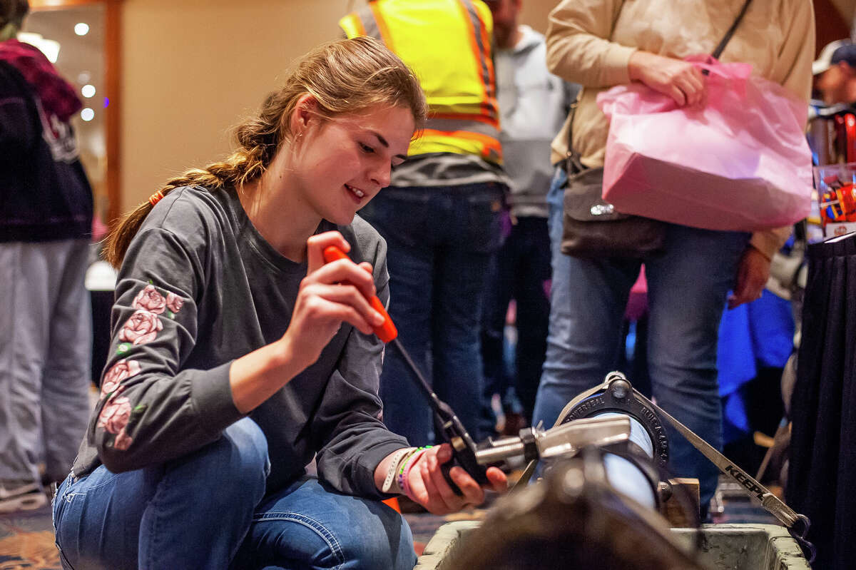 Build Like a Girl empowers mid-Michigan girls entering construction
