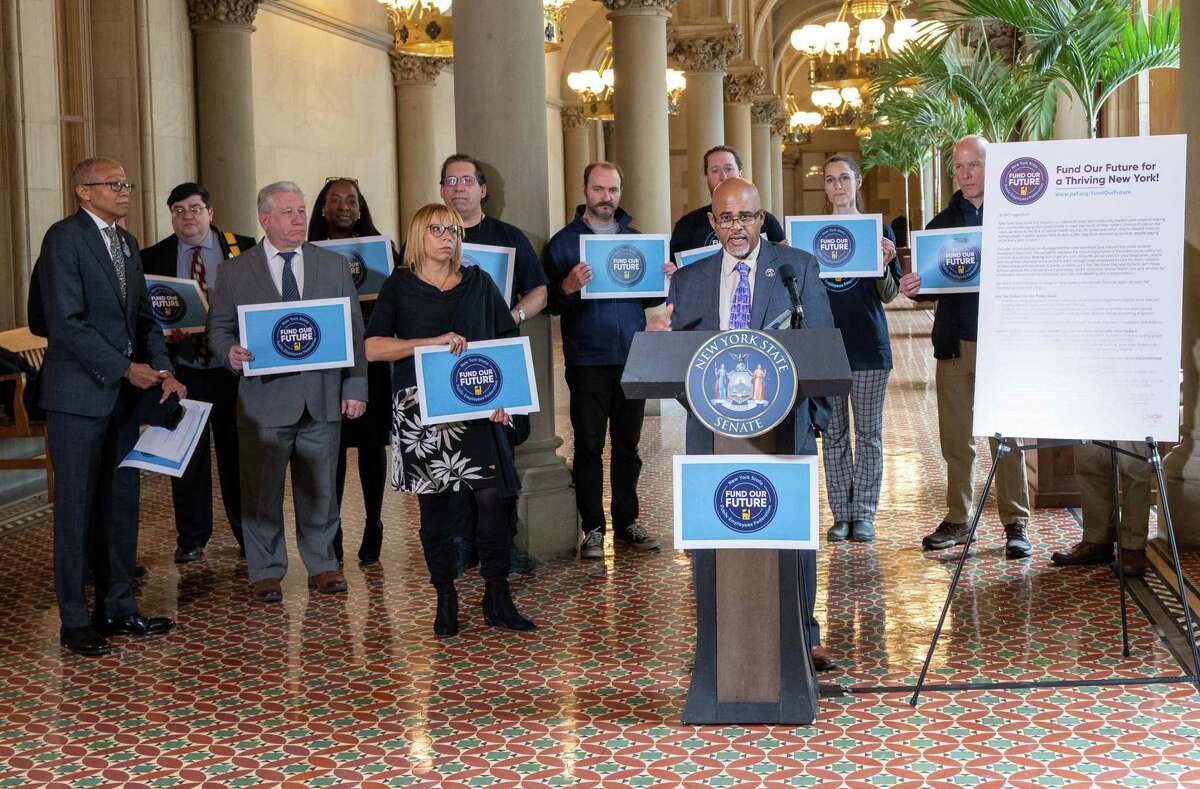 Union leaders say New York state workforce could see mass exodus