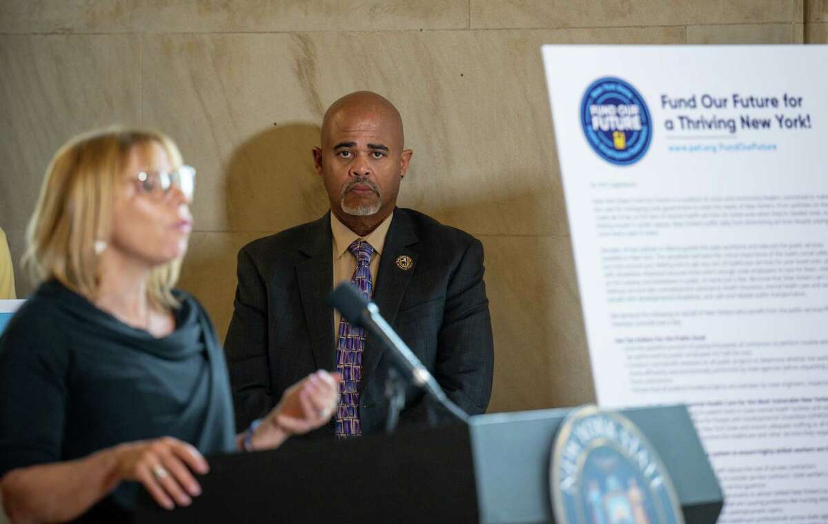 Union leaders say New York state workforce could see mass exodus