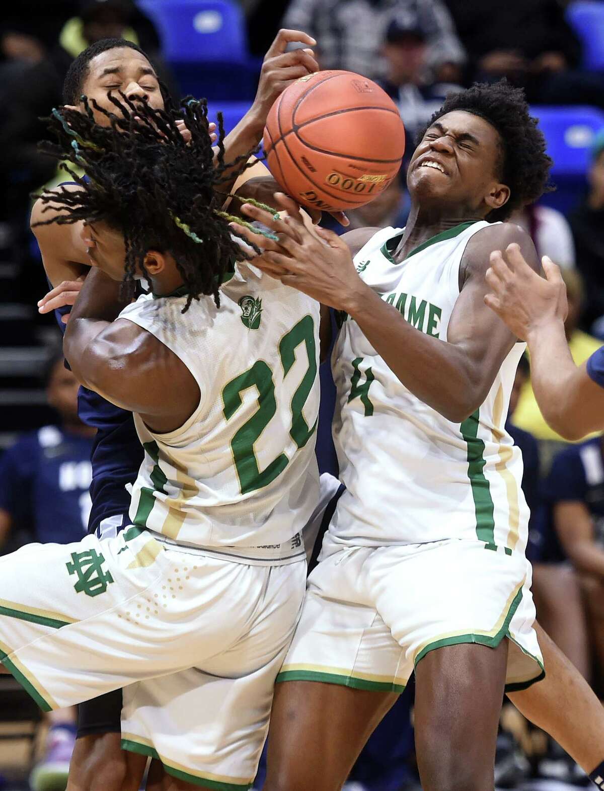 Notre Dame-West Haven wins second straight SCC basketball title.