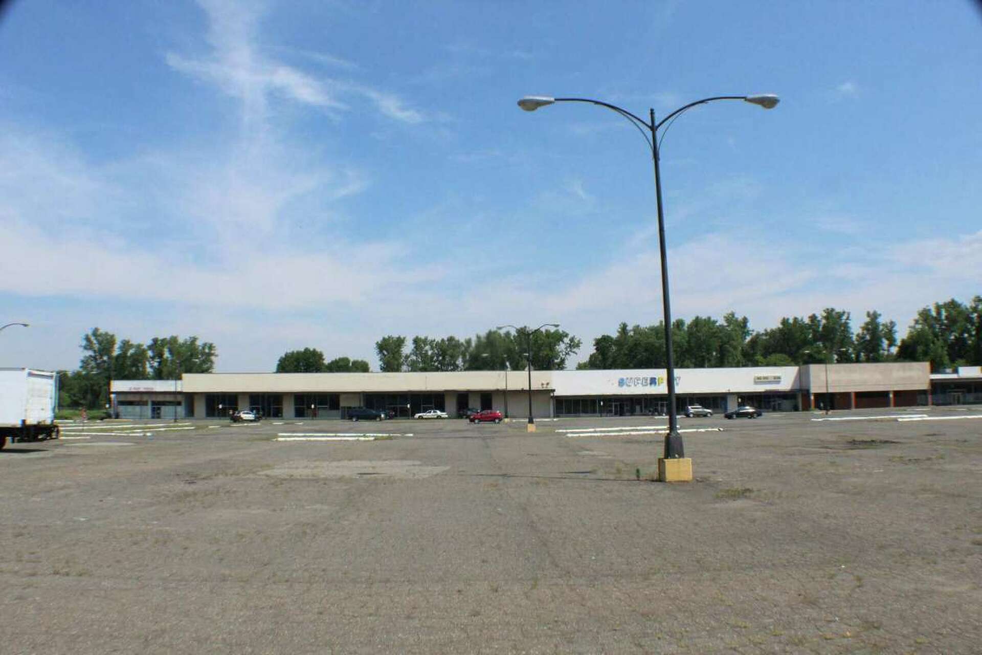 East Hartford settles with three more Silver Lane Plaza tenants