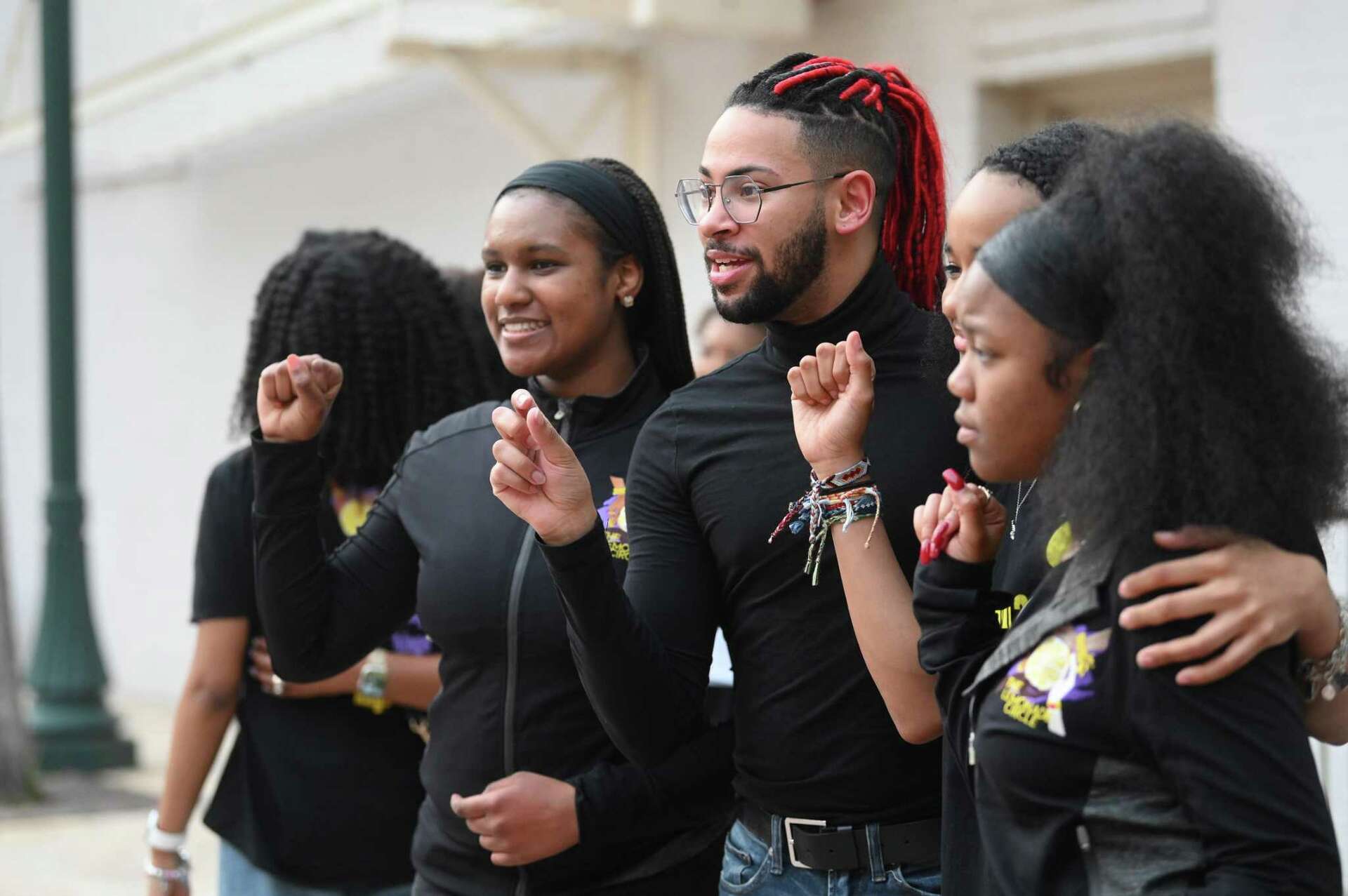 Texas House advances bill that would ban hairstyle discrimination