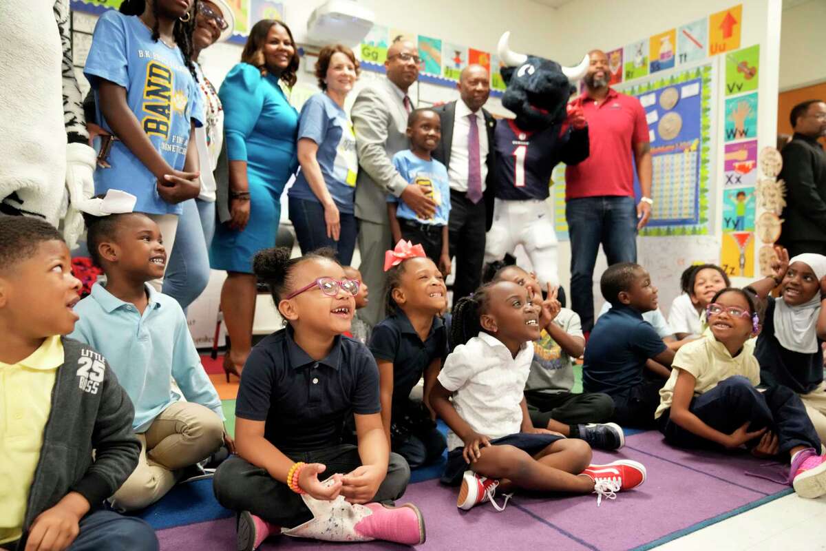 HISD superintendent to address Houston school district state takeover