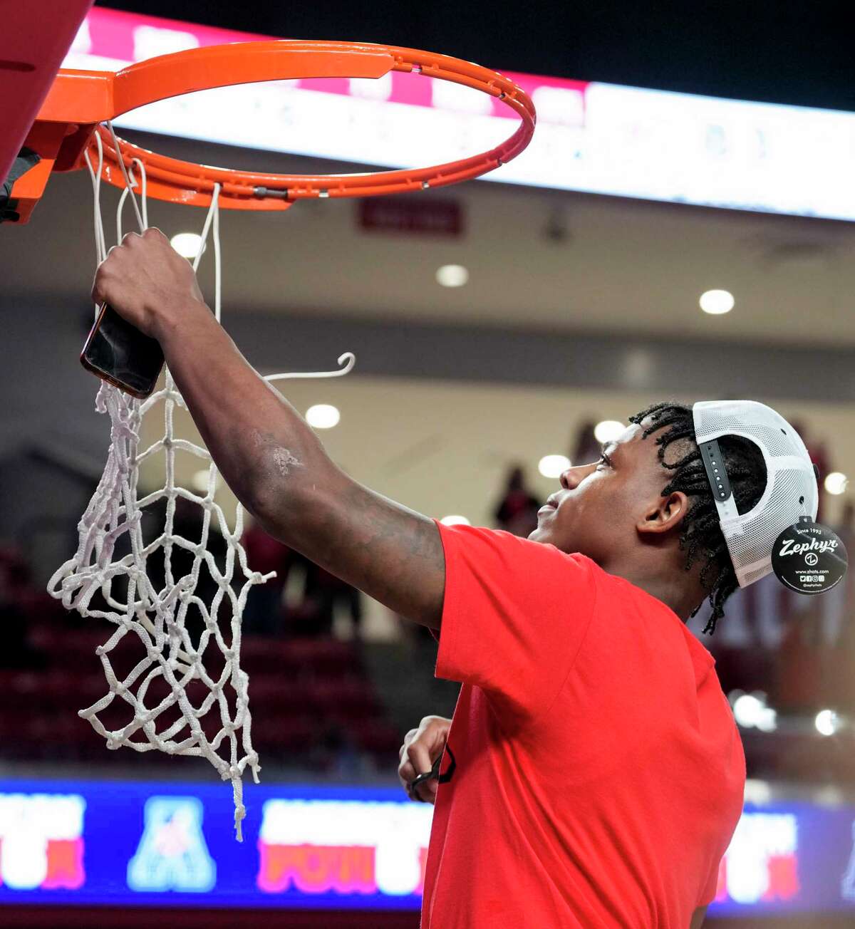 Houston basketball: Kelvin Sampson, Cougars soak in another AAC title