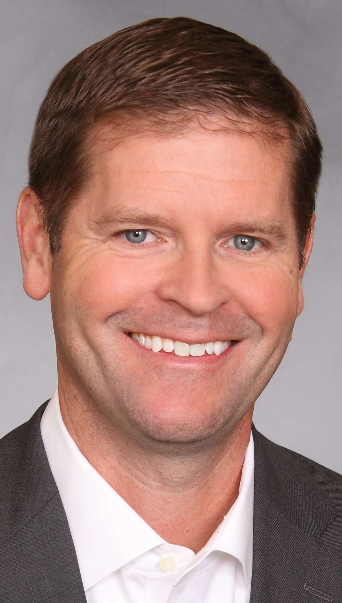 Dick Tracy succeeds brother, Joe, as Dot Foods CEO