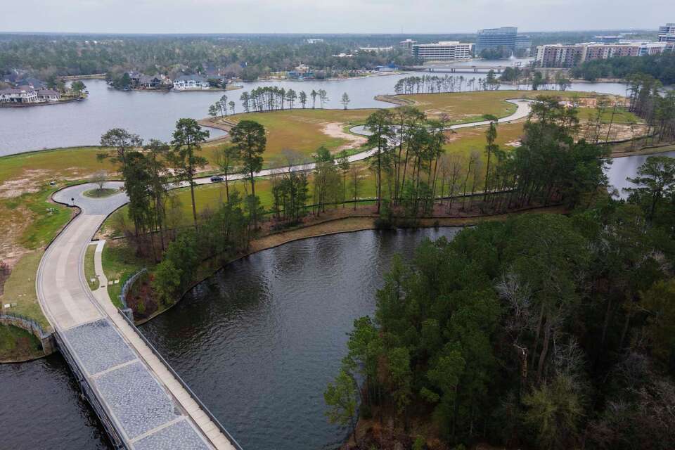 Grogan's Mill: Guide to The Woodlands' oldest village