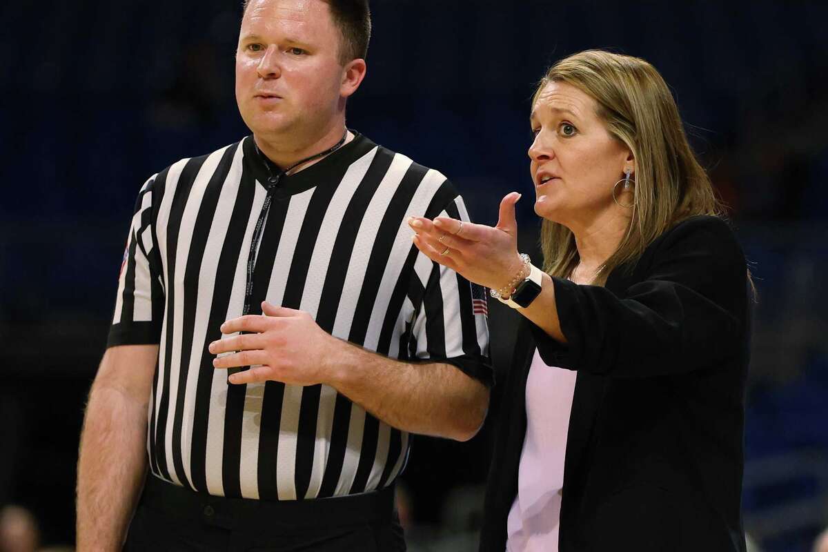 Girls basketball: Sunnyvale holds off Boerne in 4A semifinals