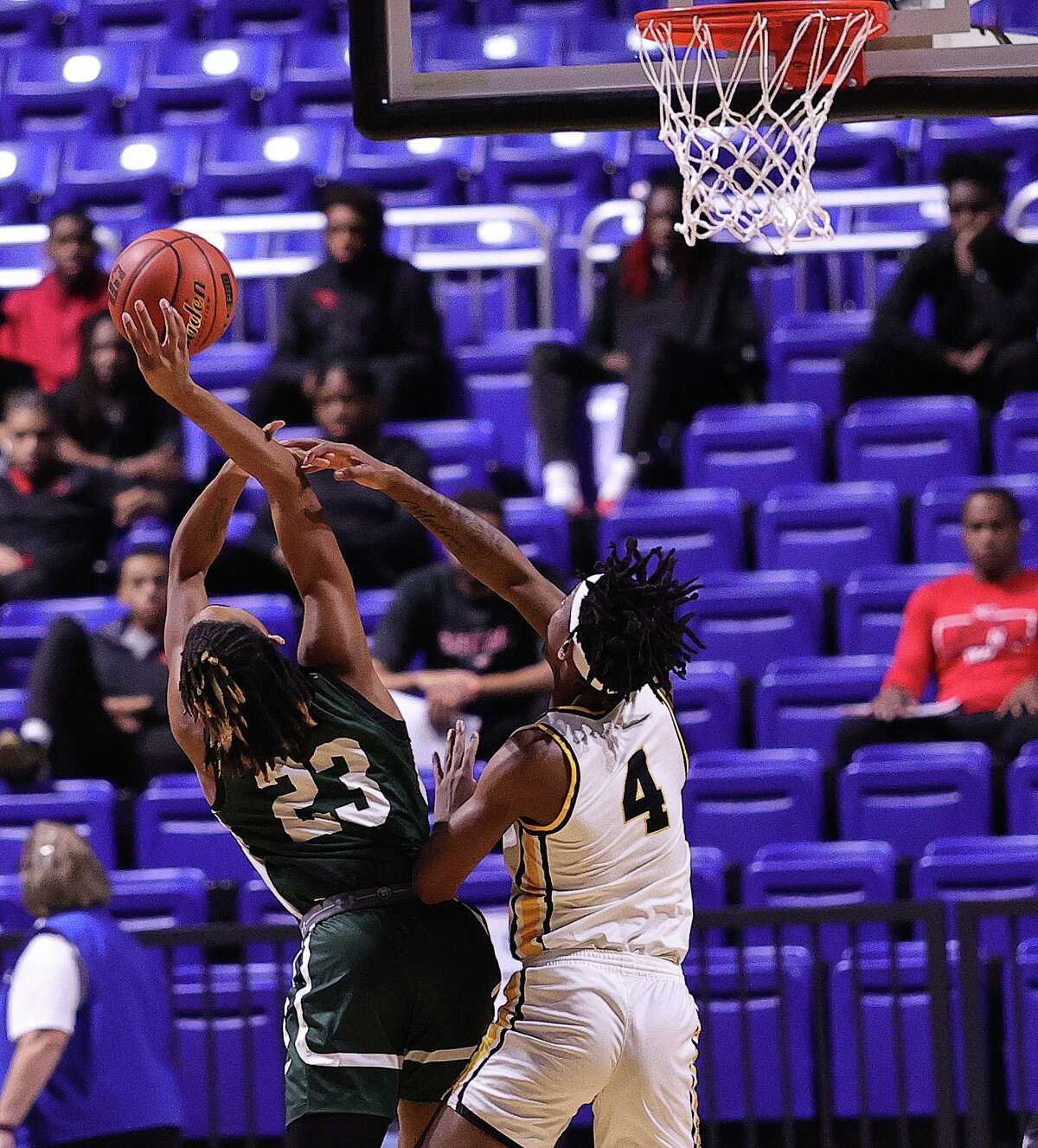 Fort Bend Marshall Buffalos top Rudder Rangers for playoff win