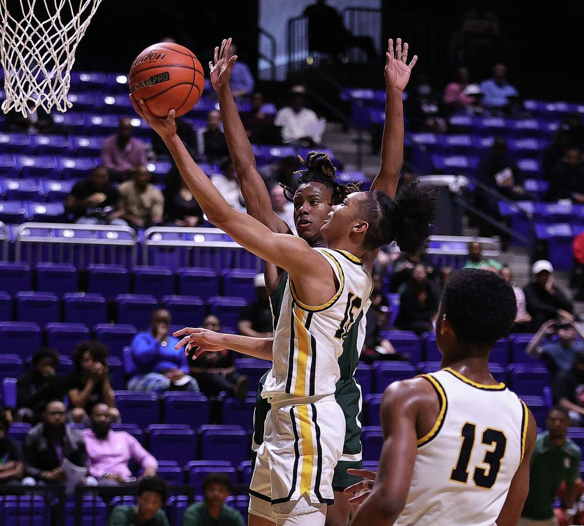 Fort Bend Marshall Buffalos top Rudder Rangers for playoff win