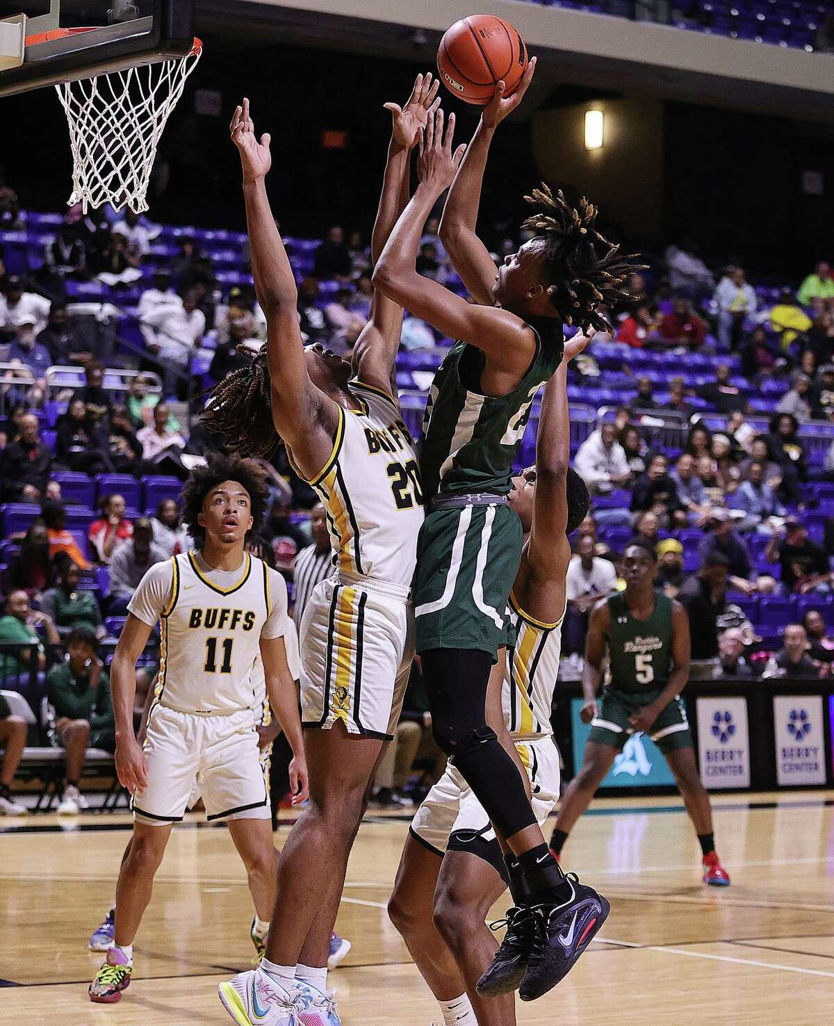 Fort Bend Marshall Buffalos top Rudder Rangers for playoff win