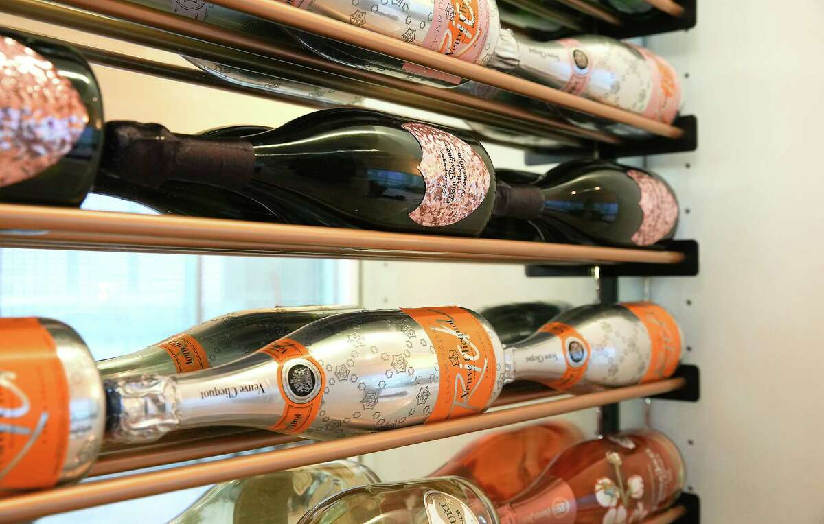 Houston’s newest club restaurant Se7en opens in Upper Kirby