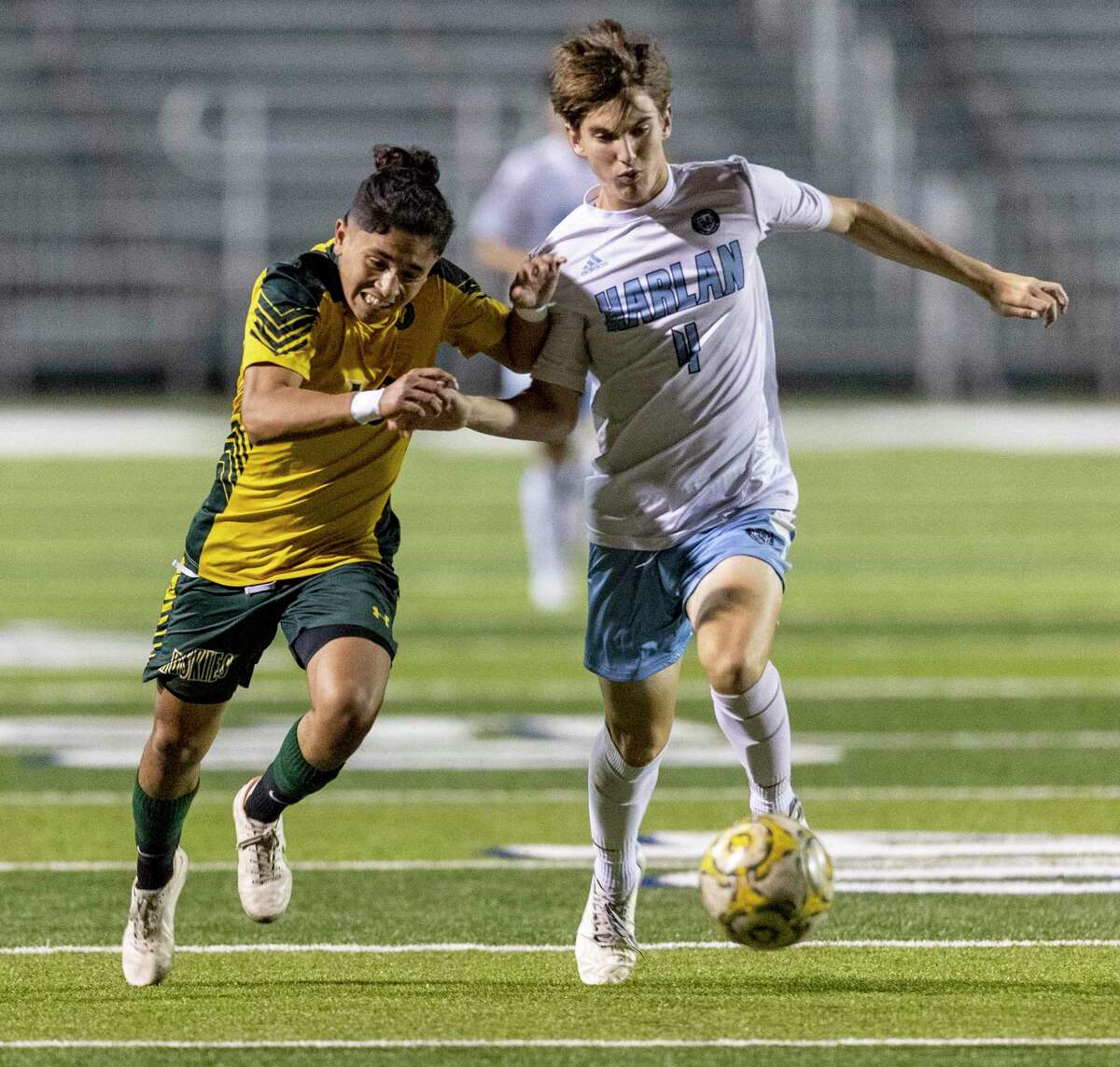 Harlan wraps up district championship with 7-0 victory over Holmes