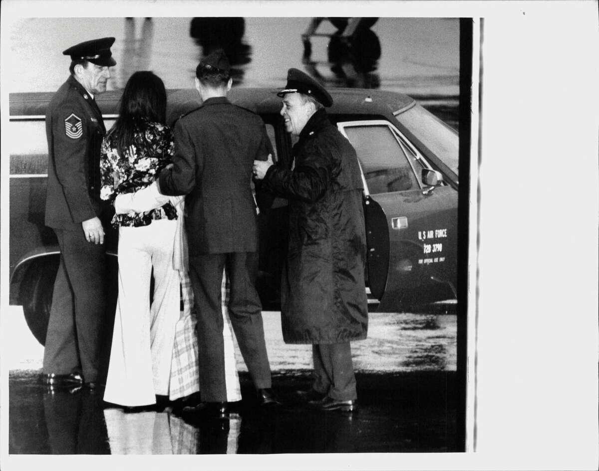 Looking Back: Vietnam War POW returns home in 1973