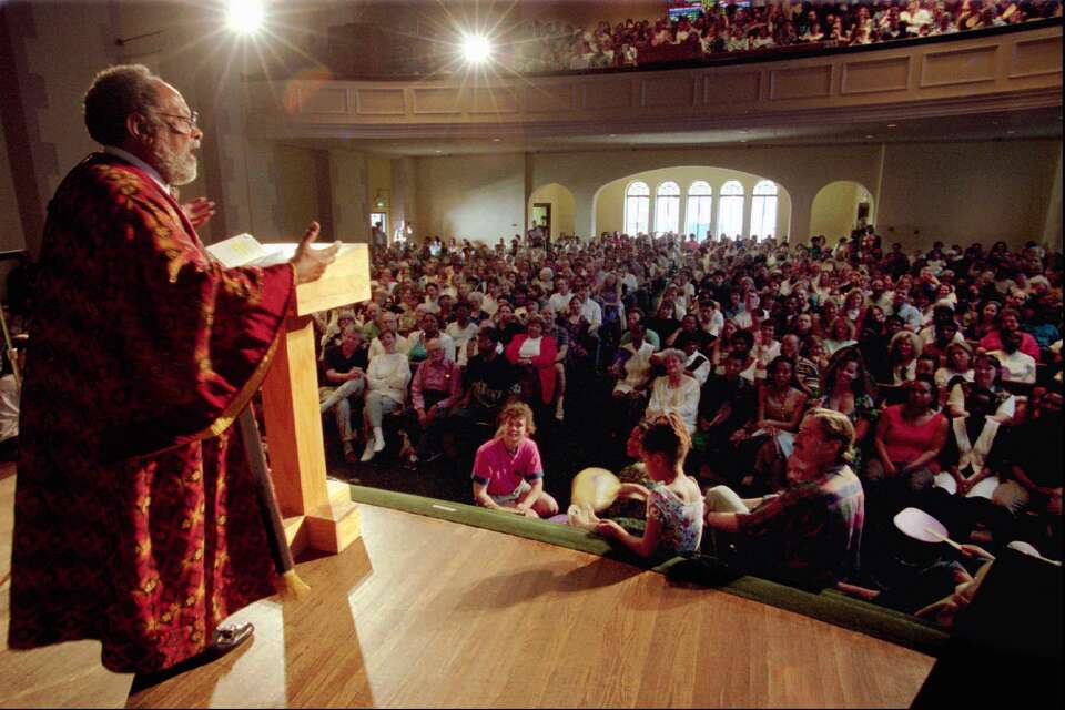 Cecil Williams, minister and longtime champion of the poor, dies at 94