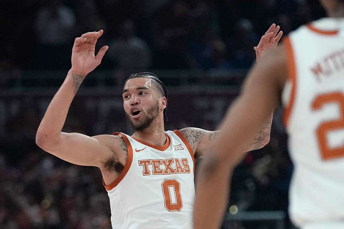 Texas basketball: Longhorns upend Kansas in regular-season finale