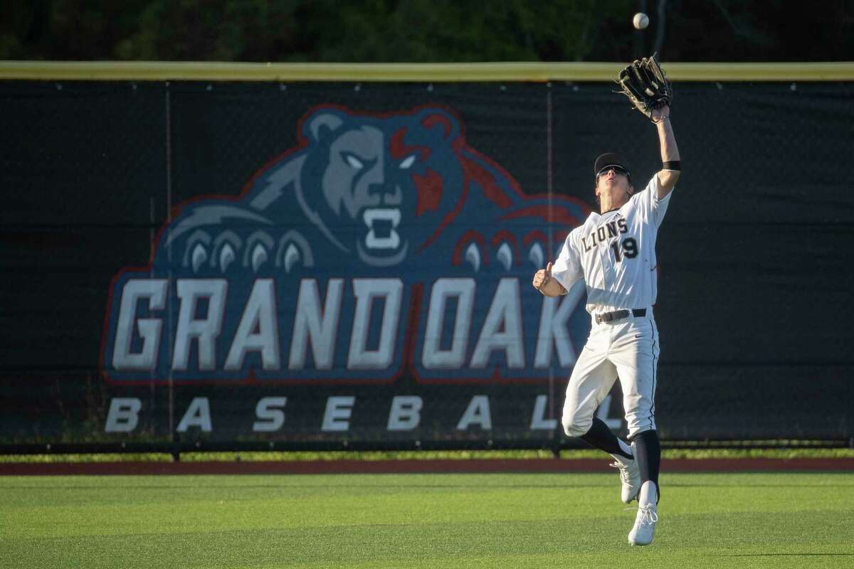 Bats heat up as Grand Oaks’ red-hot start continues