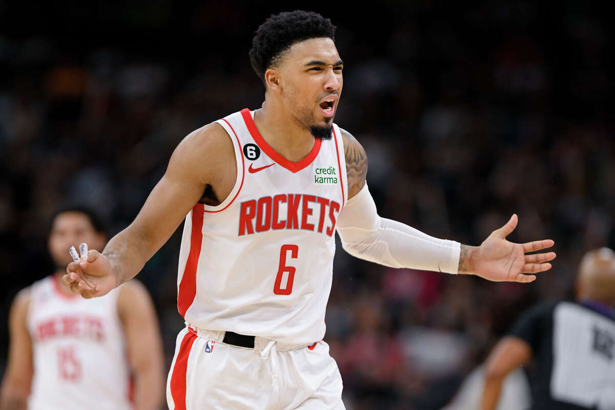 Houston Rockets rev up the fast break against San Antonio Spurs