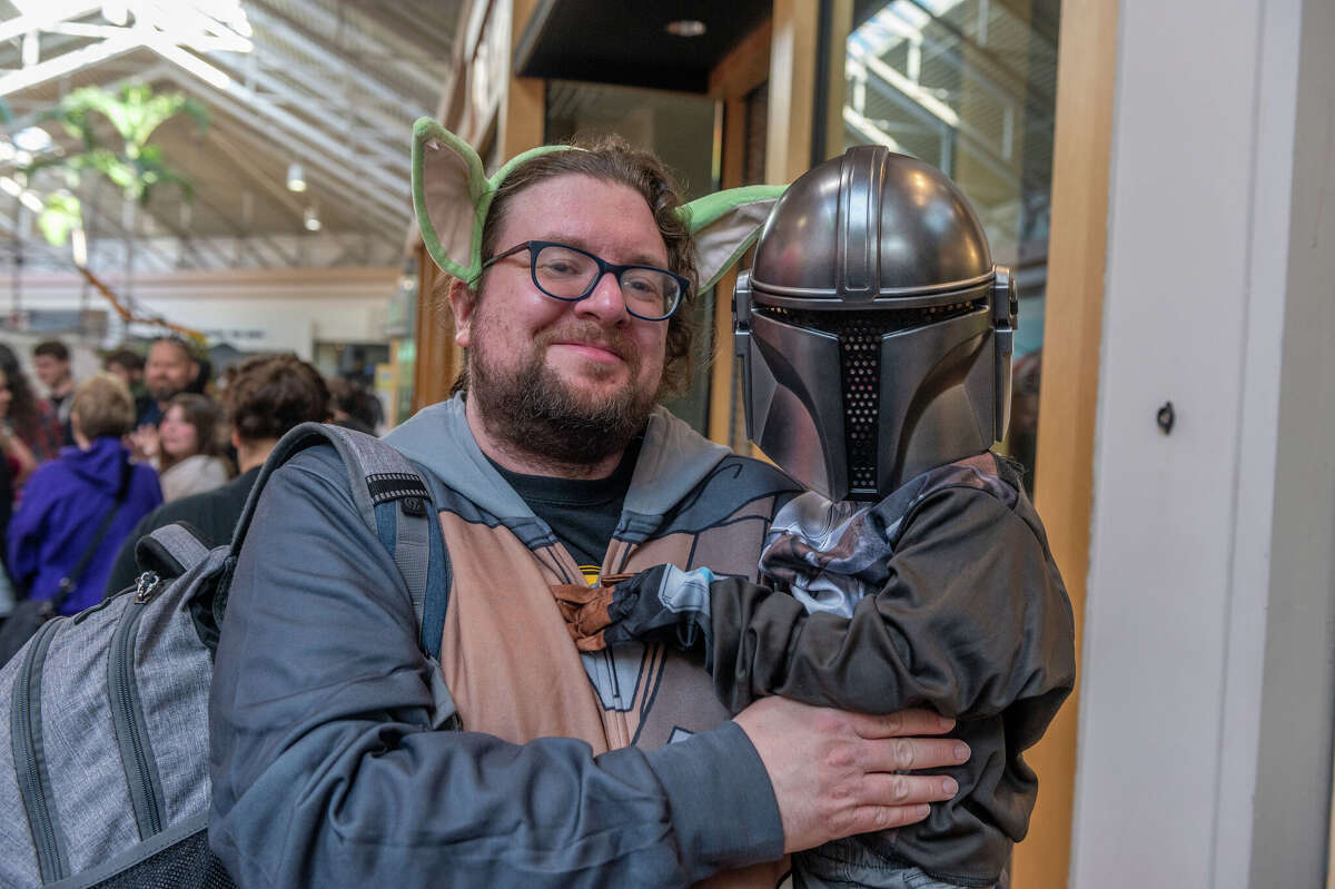 Midland Comic Con brings heroes, villains and dinosaurs together