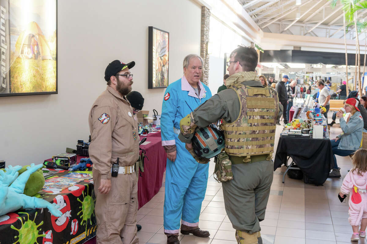 Midland Comic Con brings heroes, villains and dinosaurs together