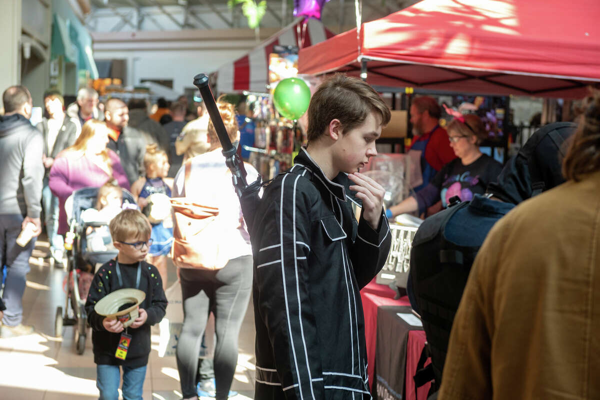 Midland Comic Con brings heroes, villains and dinosaurs together