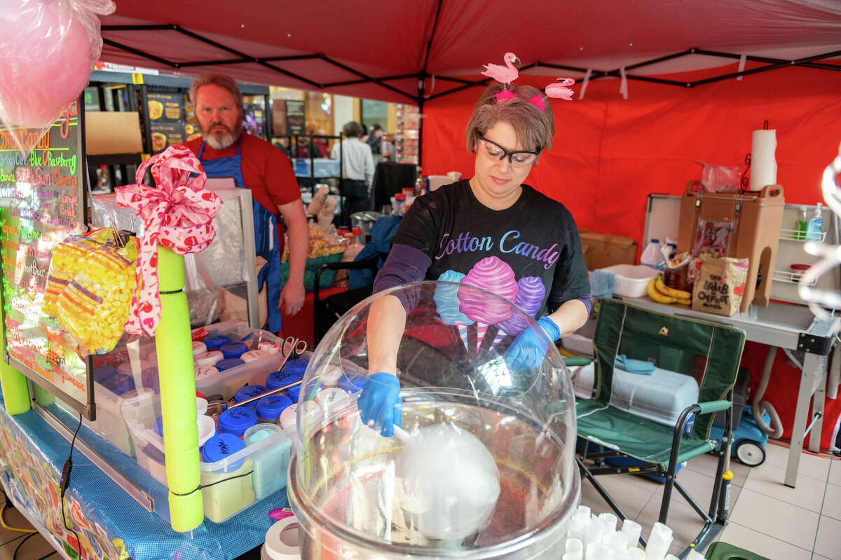 Attendees have roaring good time at Midland Comic Con