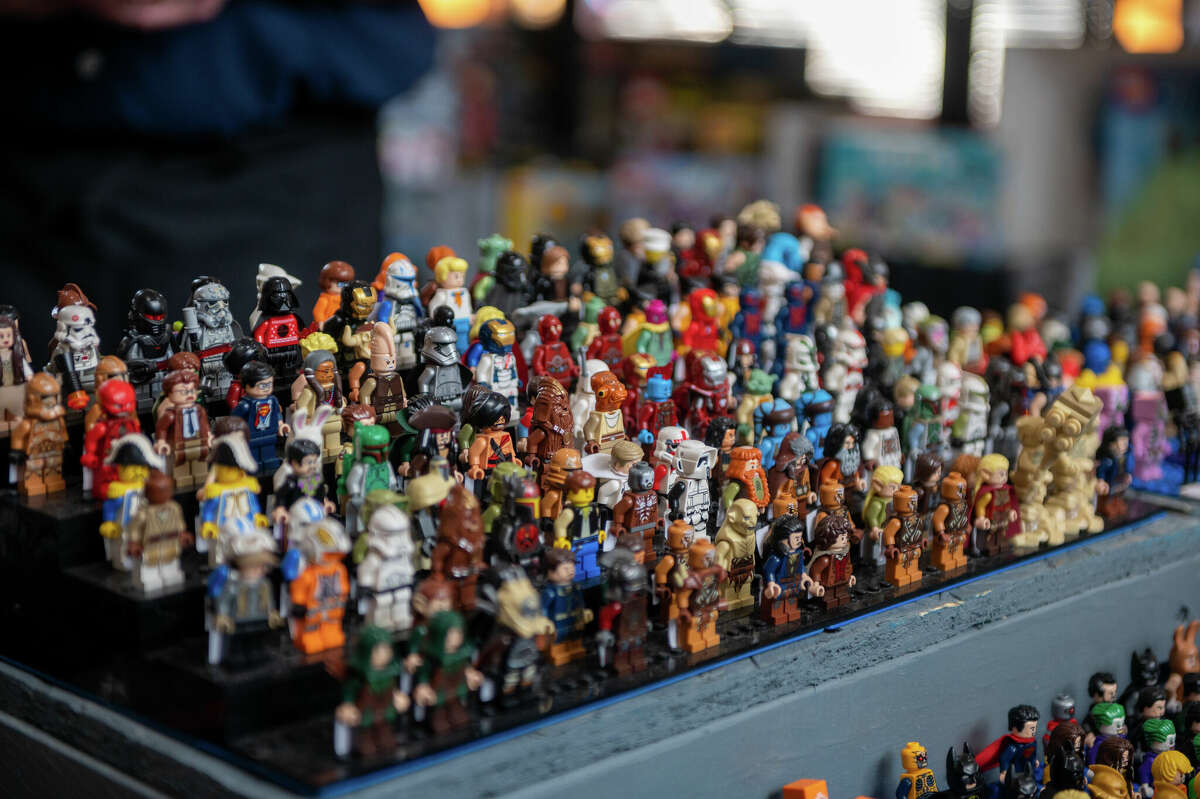 Midland Comic Con brings heroes, villains and dinosaurs together