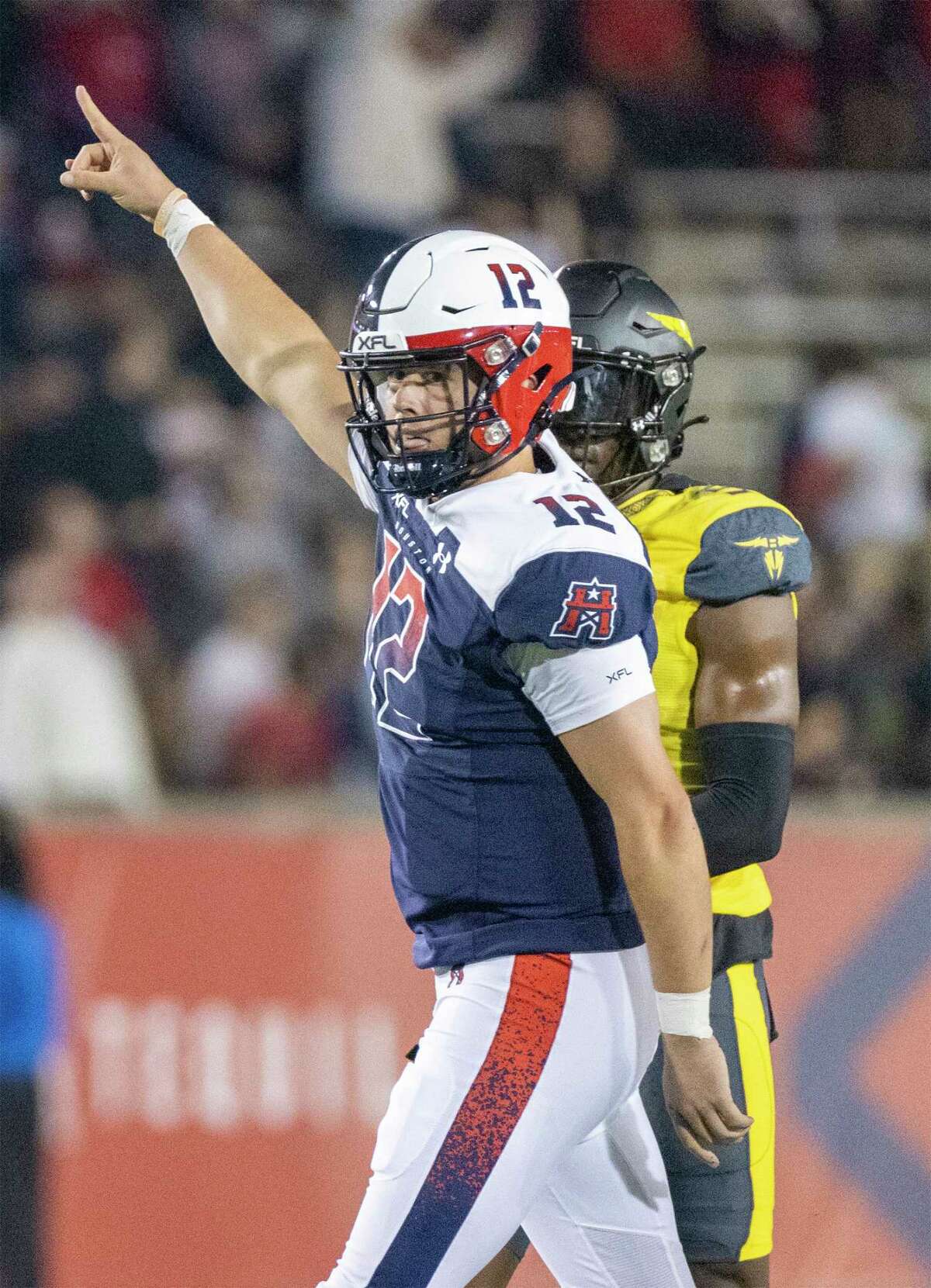 Houston Roughnecks hold off San Antonio Brahmas, remain unbeaten