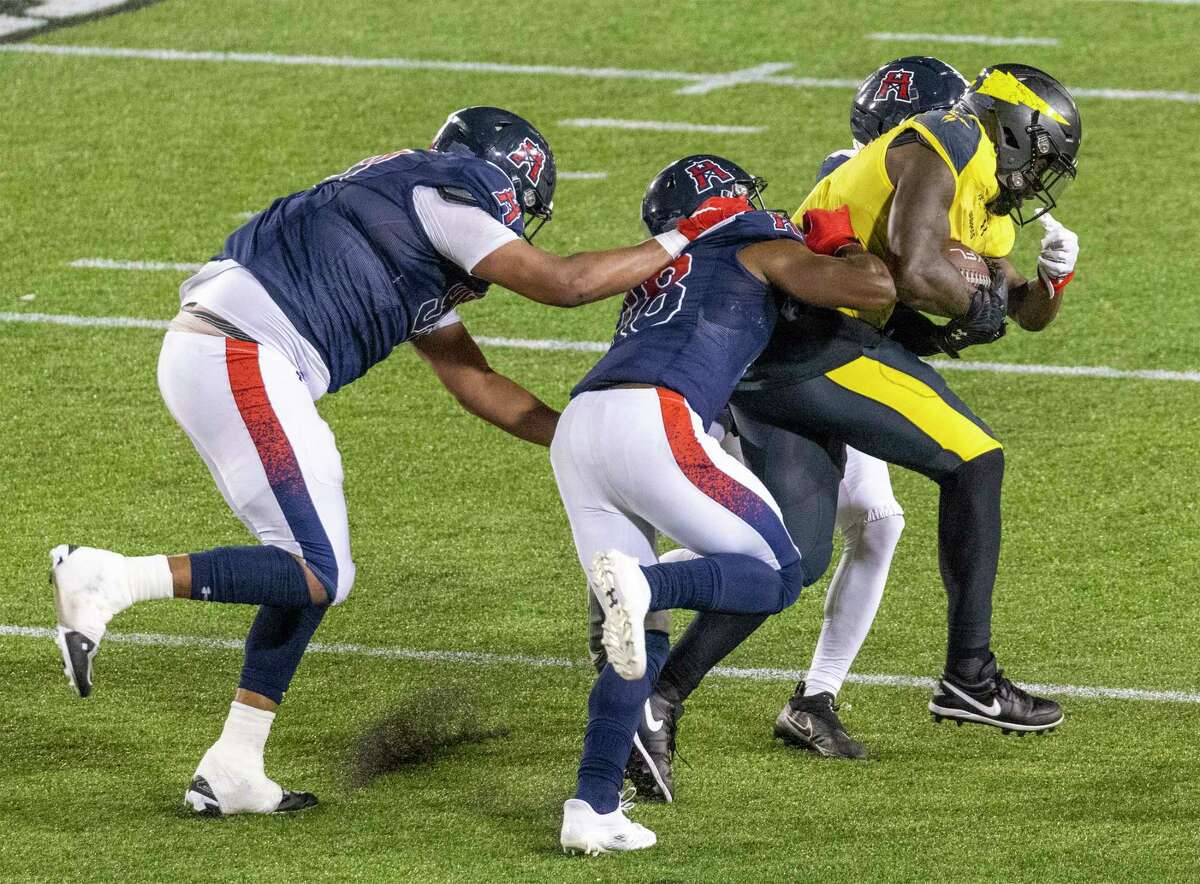 Houston Roughnecks hold off San Antonio Brahmas, remain unbeaten