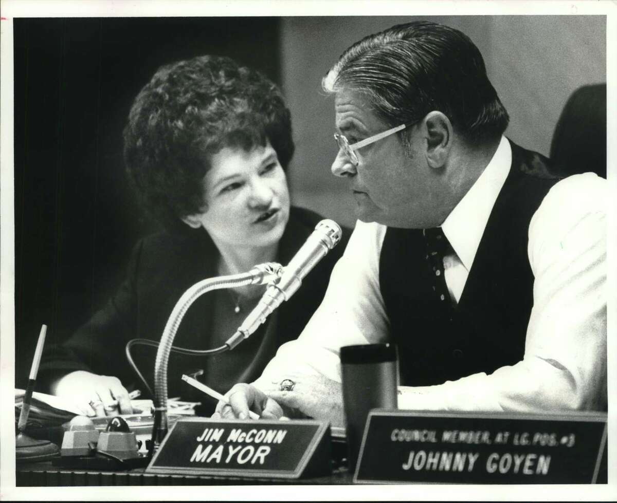 Anna Russell Chambers: Houston names council home for late secretary