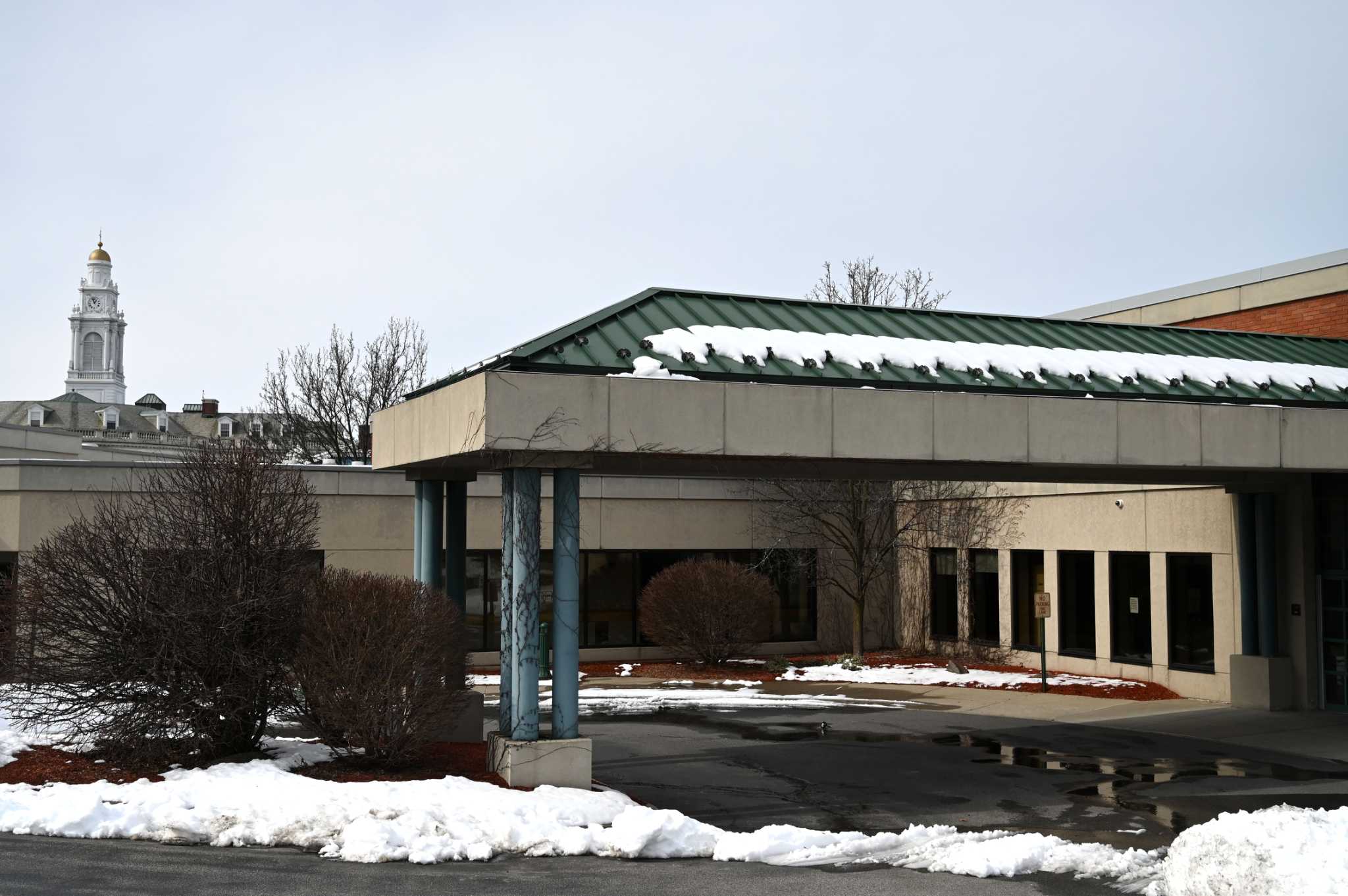 Schenectady schools eye building for community center