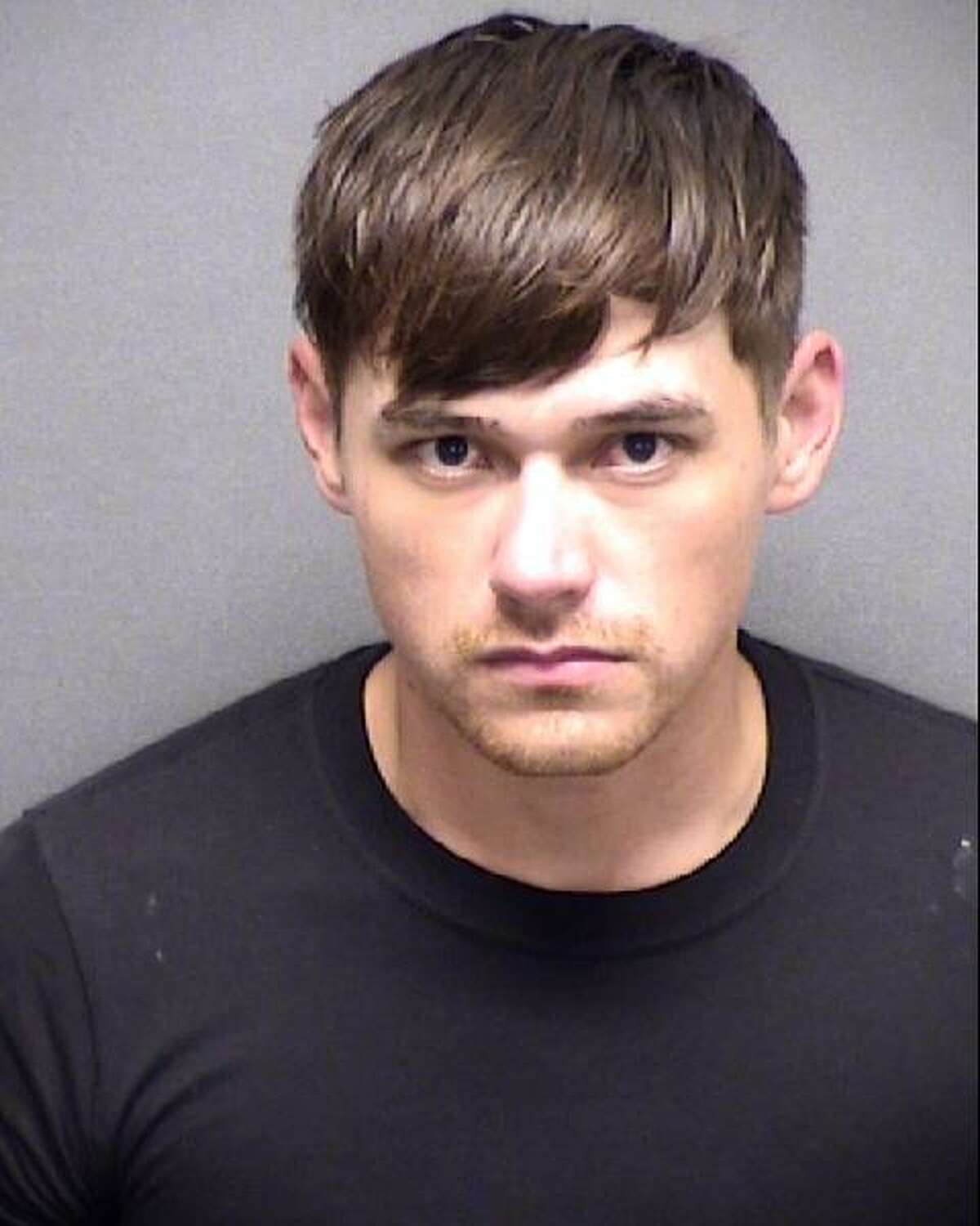 San Antonio man pleads guilty to setting fire to cell phone towers