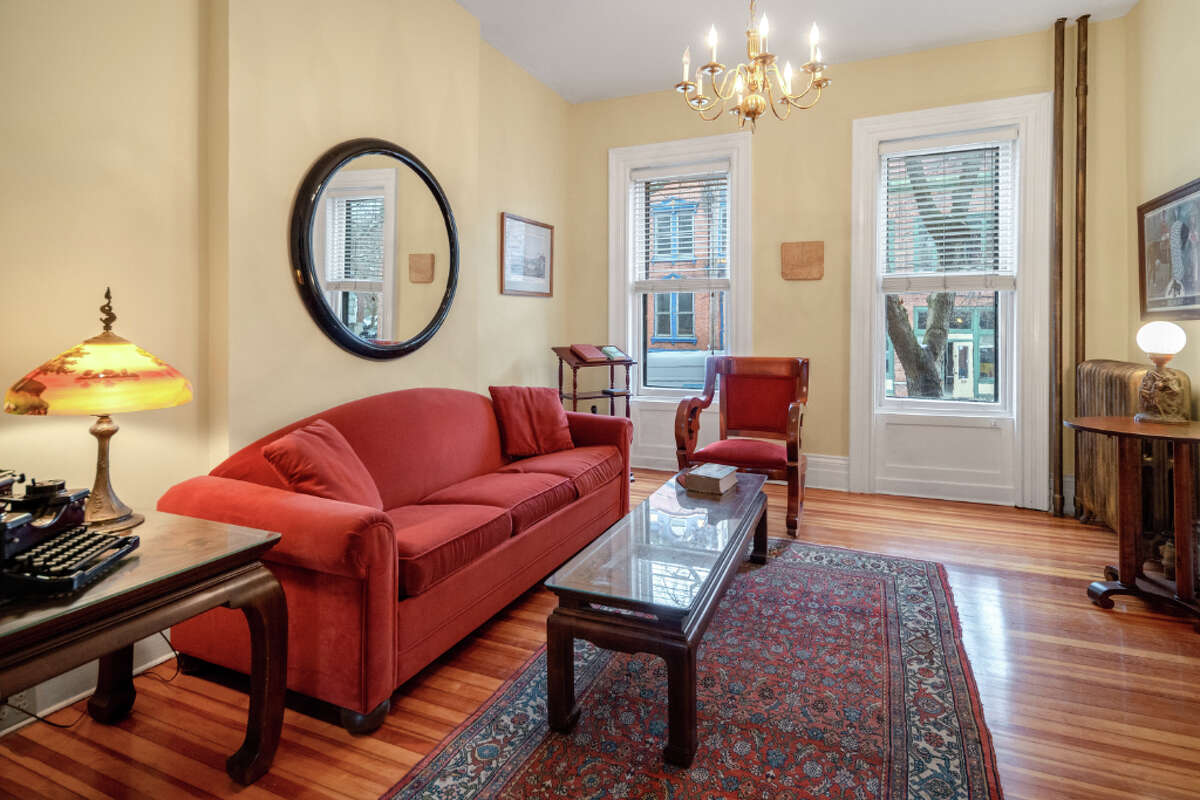 William Kennedy selling landmark where 'Legs' Diamond was killed