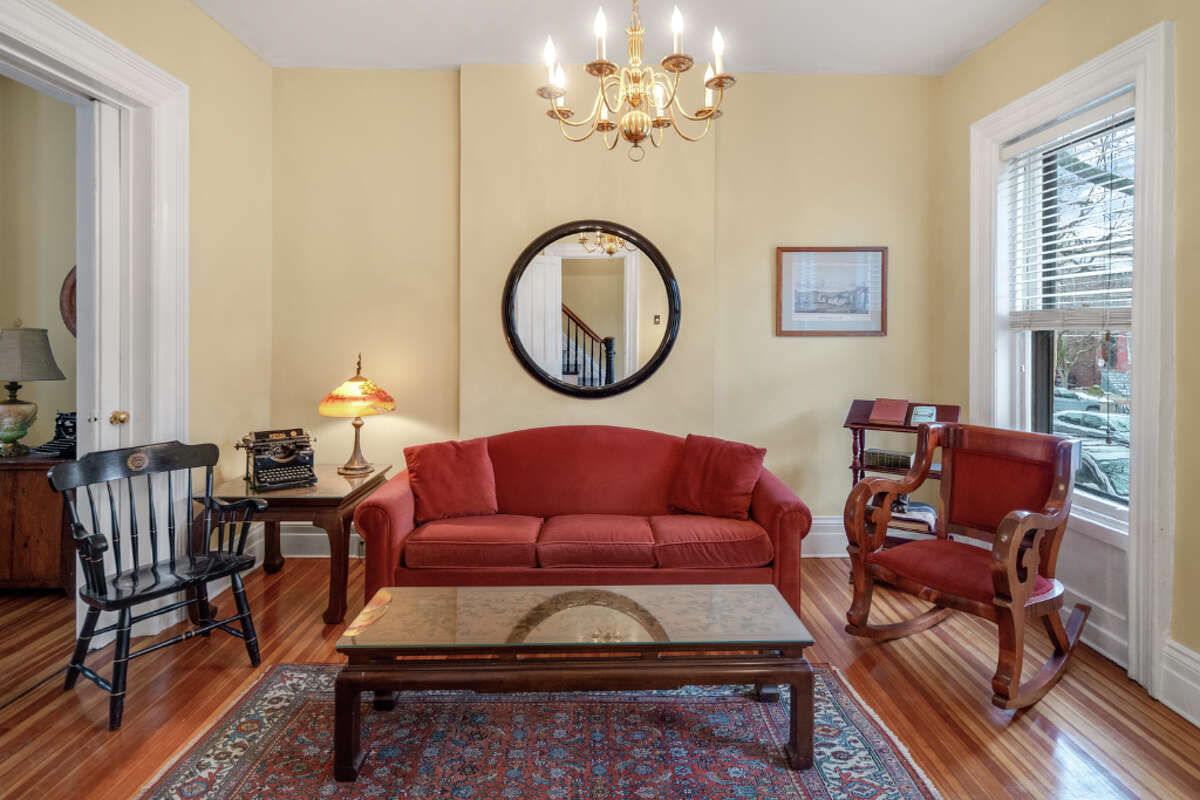 William Kennedy selling landmark where 'Legs' Diamond was killed