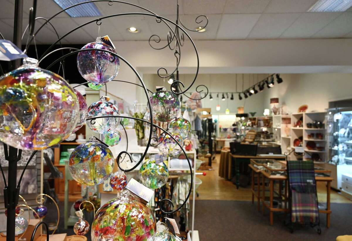 Stuyvesant Plaza stalwart Pearl Grant Richmans renews its lease