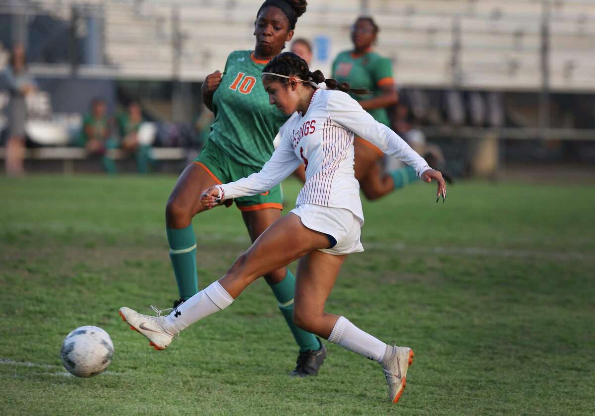Arianna Solis scores eight goals to lead Jefferson to big win over Sam ...