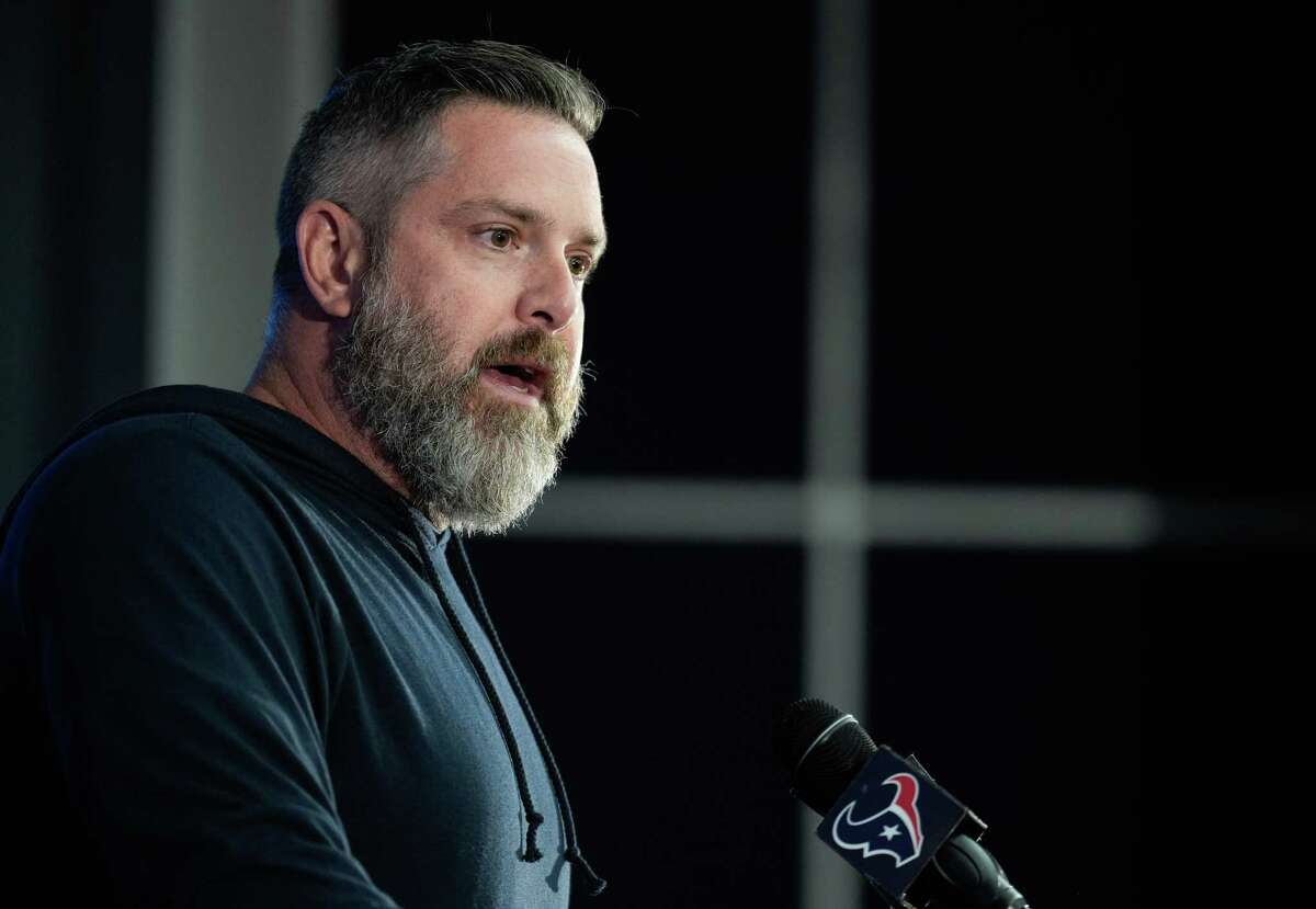 Houston Texans: DeMeco Ryans hasn't decided yet on calling plays