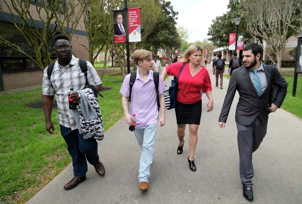 St. Thomas graduates first class of students with learning differences
