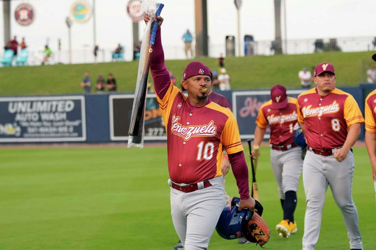 Houston Astros: Franchise icon Jose Altuve plays against team